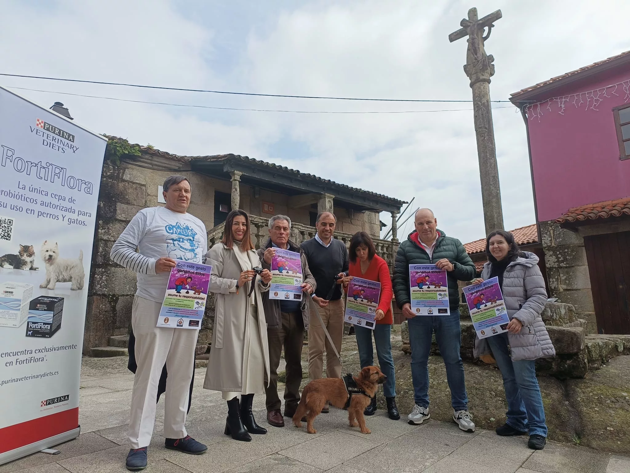 Campaña en Poio para concienciar sobre a recollida de excrementos: “Non deixes quedar mal á túa ...